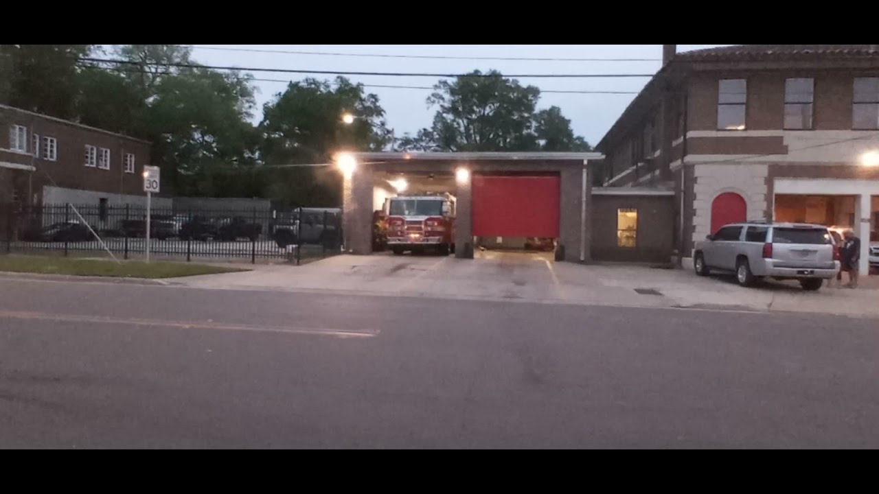 JFRD Ladder 10 Responding - YouTube