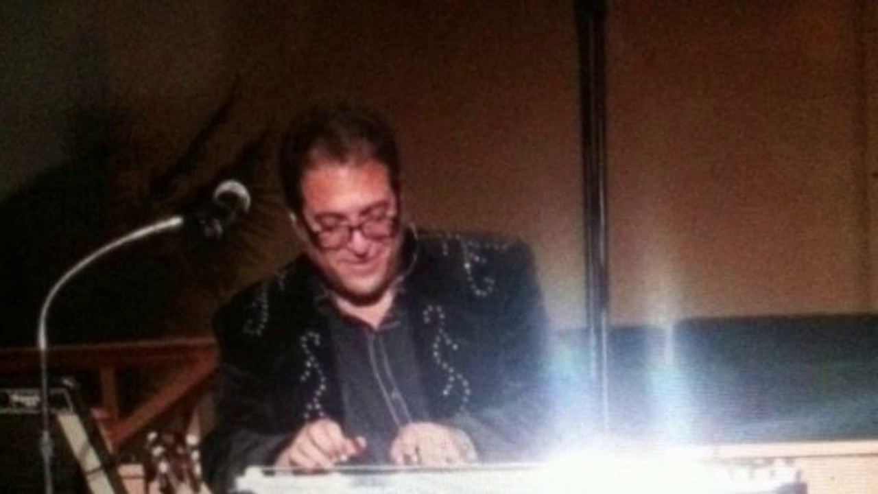 Mike Salley Somewhere over the rainbow - YouTube