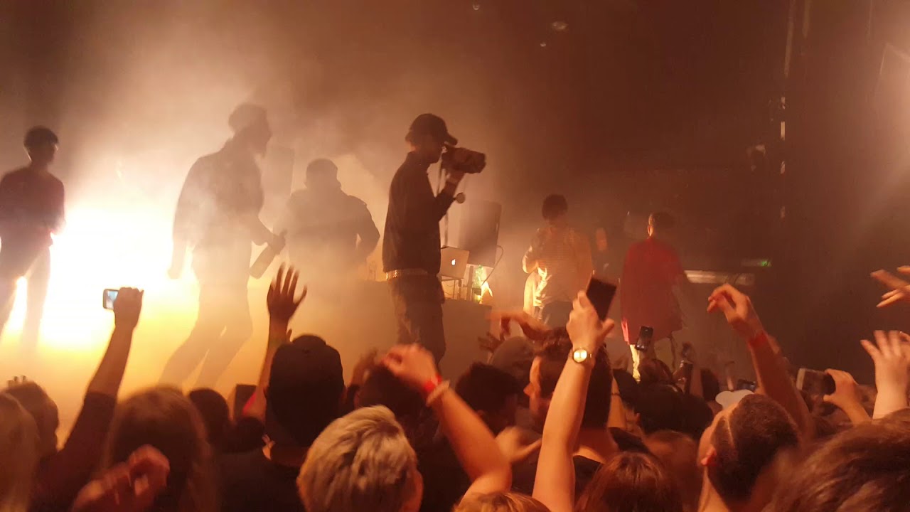 LOGIC (YYY) - KŘEST CD + HOLLY MOLLY (LIVE FLÉDA) - YouTube