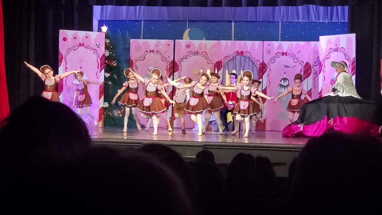 Mother Ginger and children dance in Nutcracker Ballet Dec. 11, 2021 ...