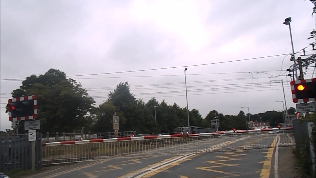 ELY station level crossing - YouTube