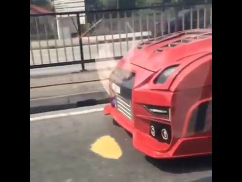 Fake Nissan GT-R (R35) Replica from Proton Waja Wide Body Kit (Malaysia ...