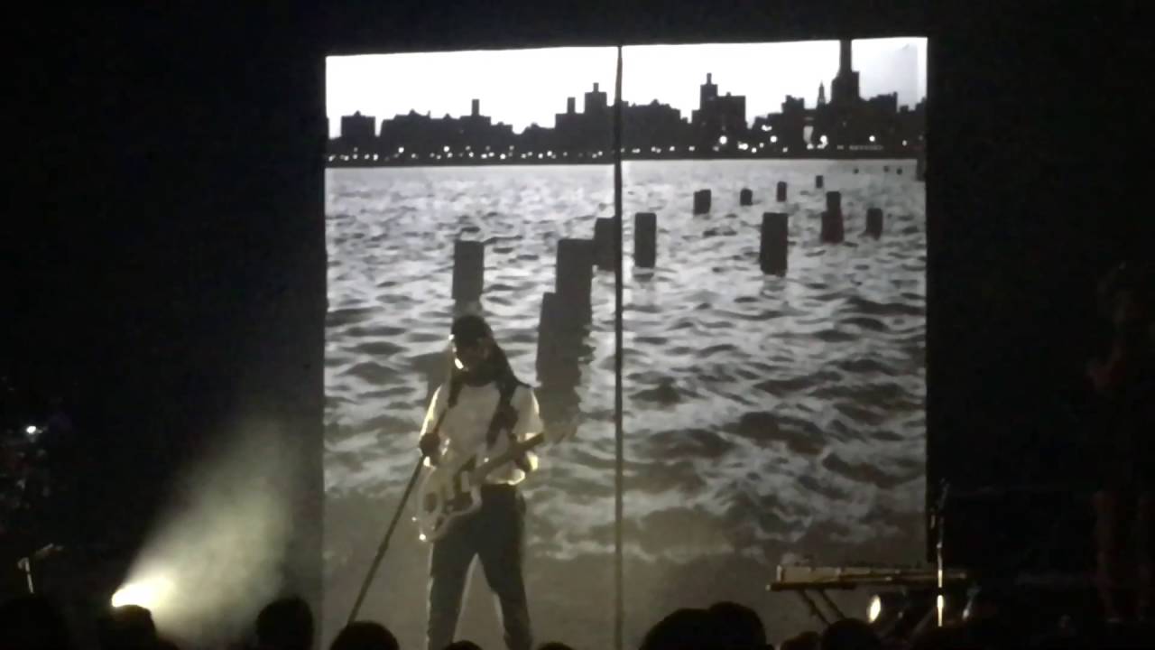 Blood Orange - Hands Up (Live @ Lincoln Theatre, Washington, DC, 9/13 ...