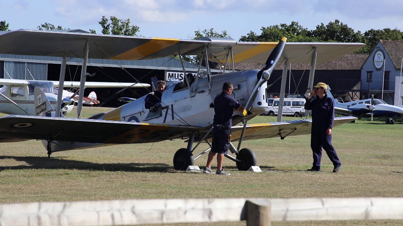 Headcorn Tiger Moth start-up - YouTube
