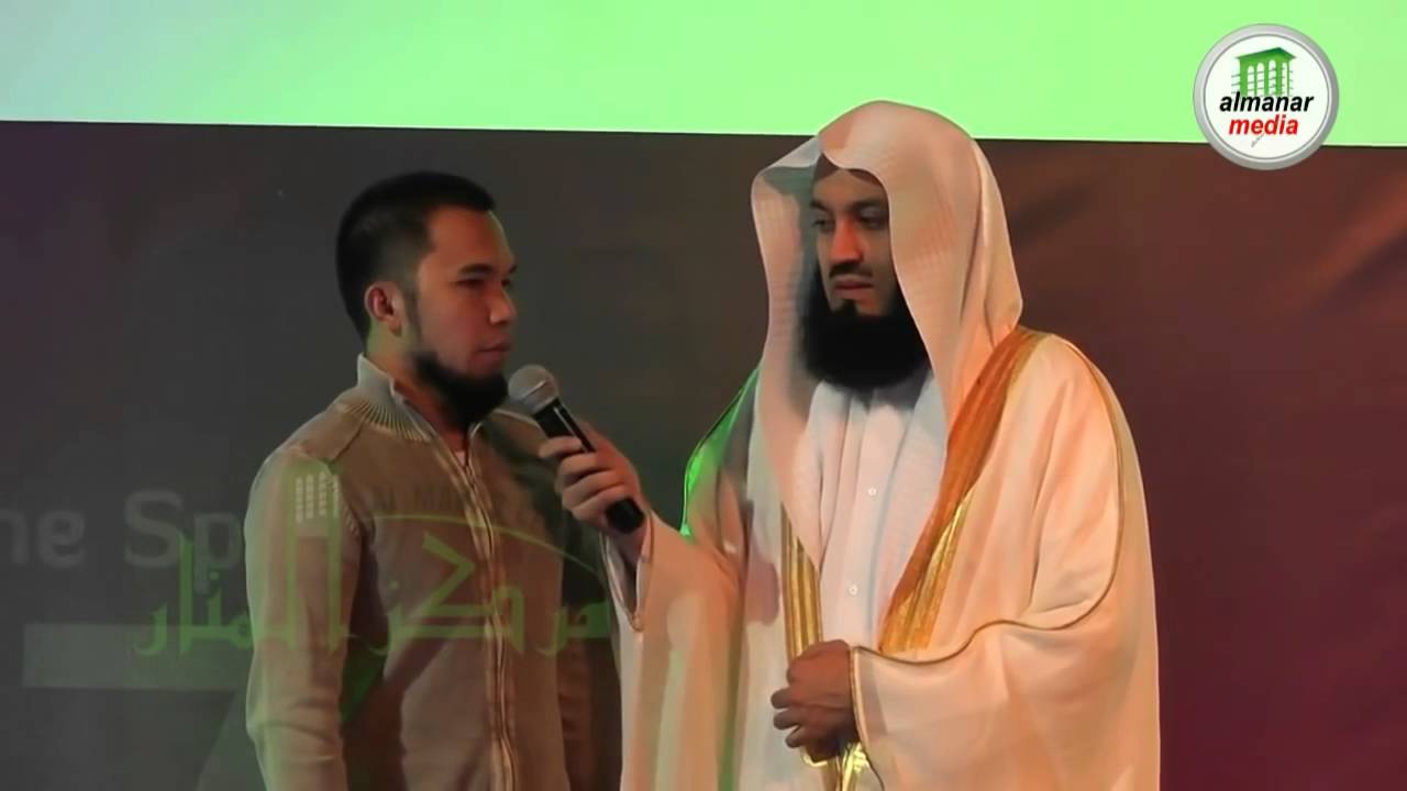 A Brother Takes Shahadah With Mufti Menk - YouTube