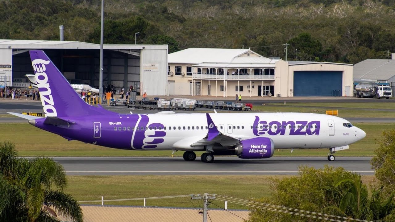 Bonza’s Boeing 737-8MAX VH-UIK Bazza takes off for the airlines first ...