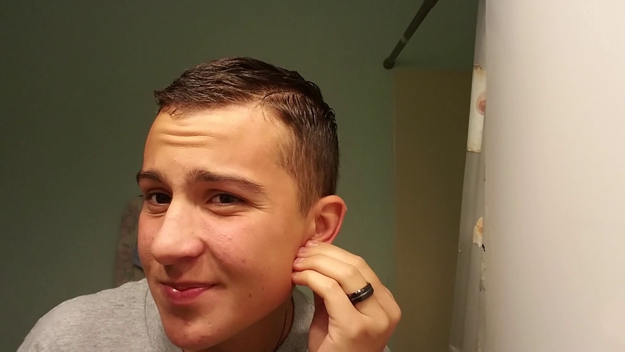 Stretching my ears from a 2g to a 0g - YouTube