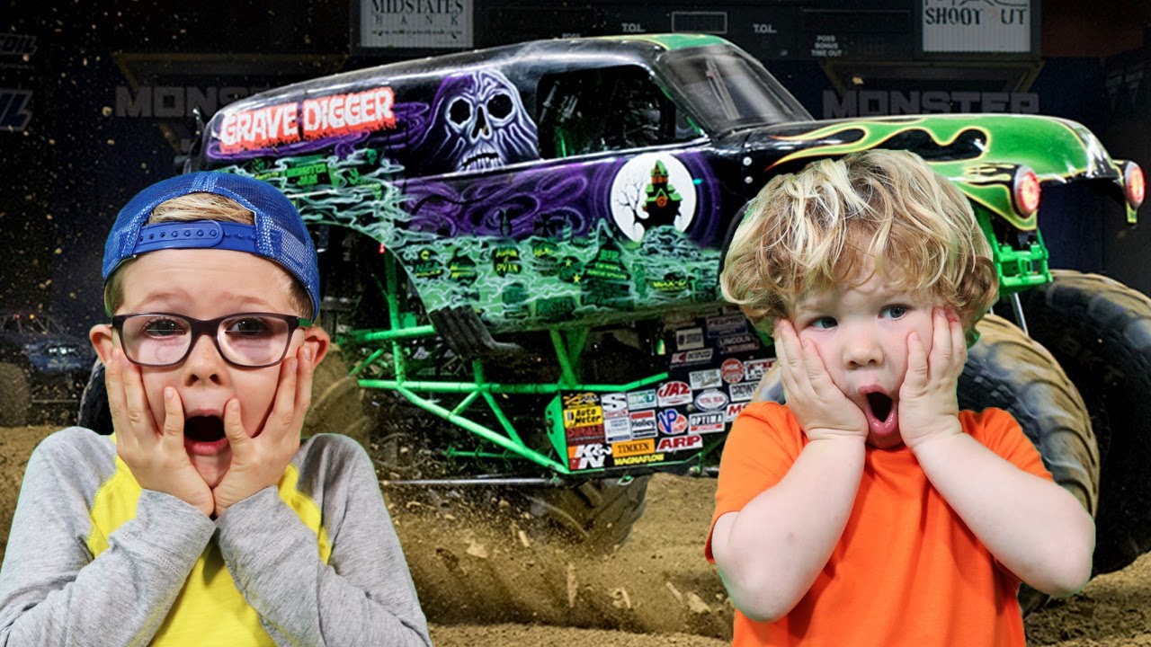 MONSTER JAM Kids Police Chase - YouTube