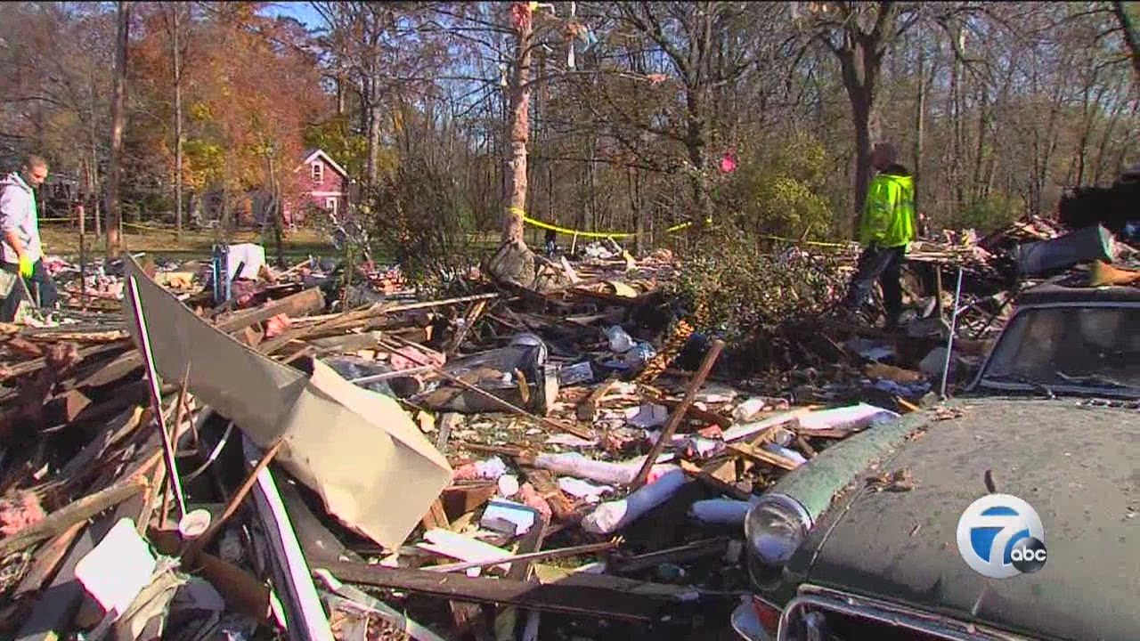 Man dies from injuries in house explosion - YouTube
