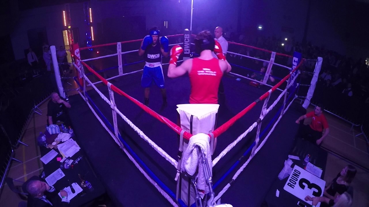 Ultra White Collar Boxing | Romford | Ben Woolven VS Perry Blake - YouTube