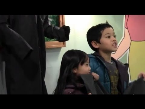 ドラえもんの透明マント Doraemon's cloak of invisibility. - YouTube