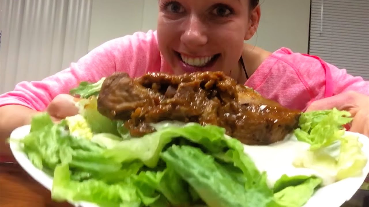 MUKBANG - Salsa Fresco Blazing Saddles Salad - YouTube