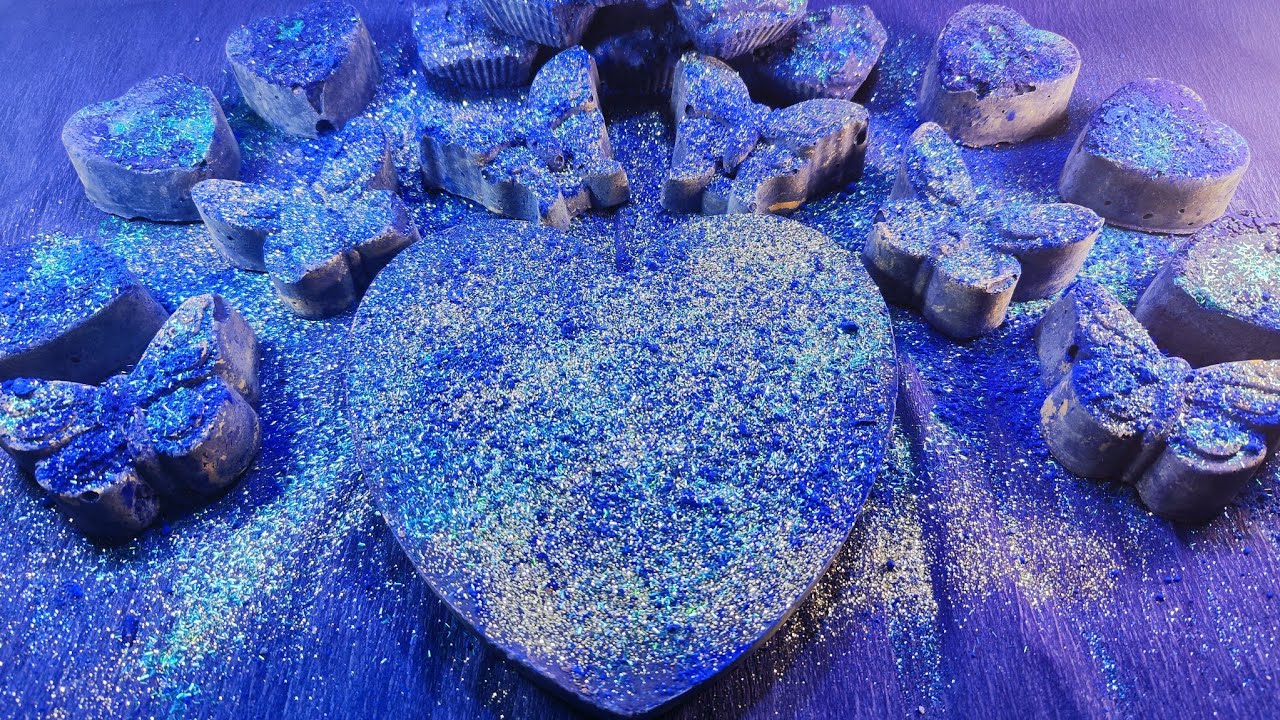 Midnight blue glittery crush- cornstarch dyed with iron oxide and mixed ...