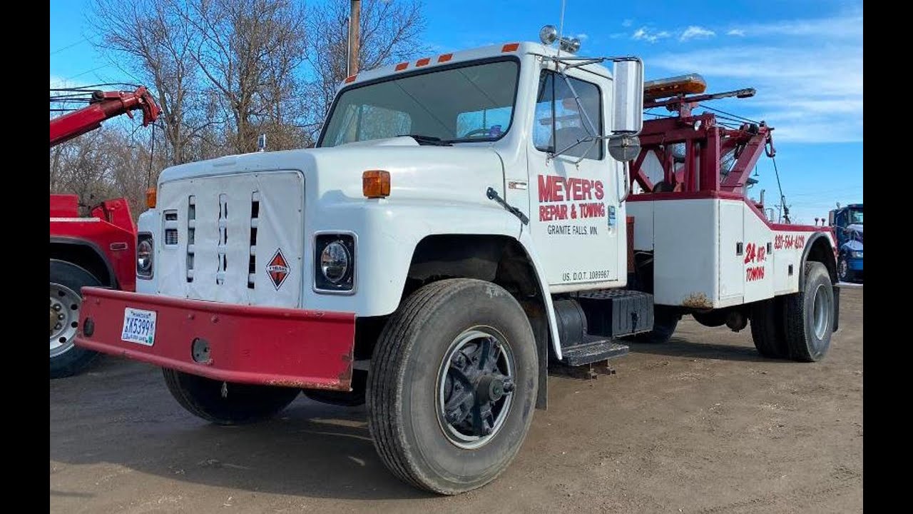 1981 International Holmes 660 With 750 Boom and Wheel Lift - YouTube