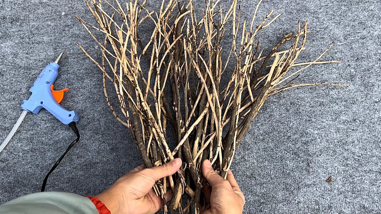 So Beautiful! Christmas Decoration Ideas With Tree Branches - Genius ...