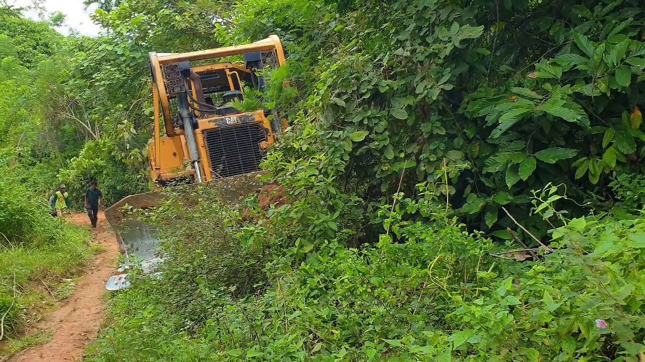 Tricks and Quick Ways for CAT DR6 XL Bulldozer Operators to Build Roads ...