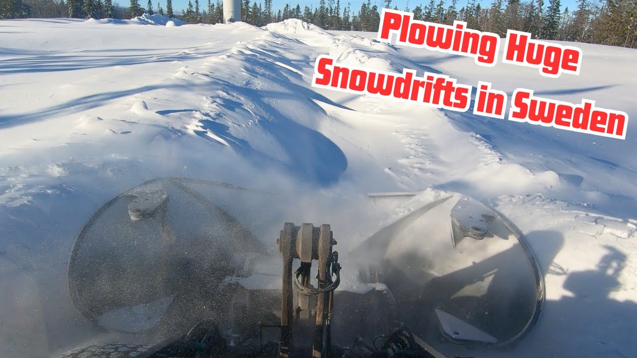 Volvo L60h Busting Big Snow Drifts after Snowstorm - YouTube