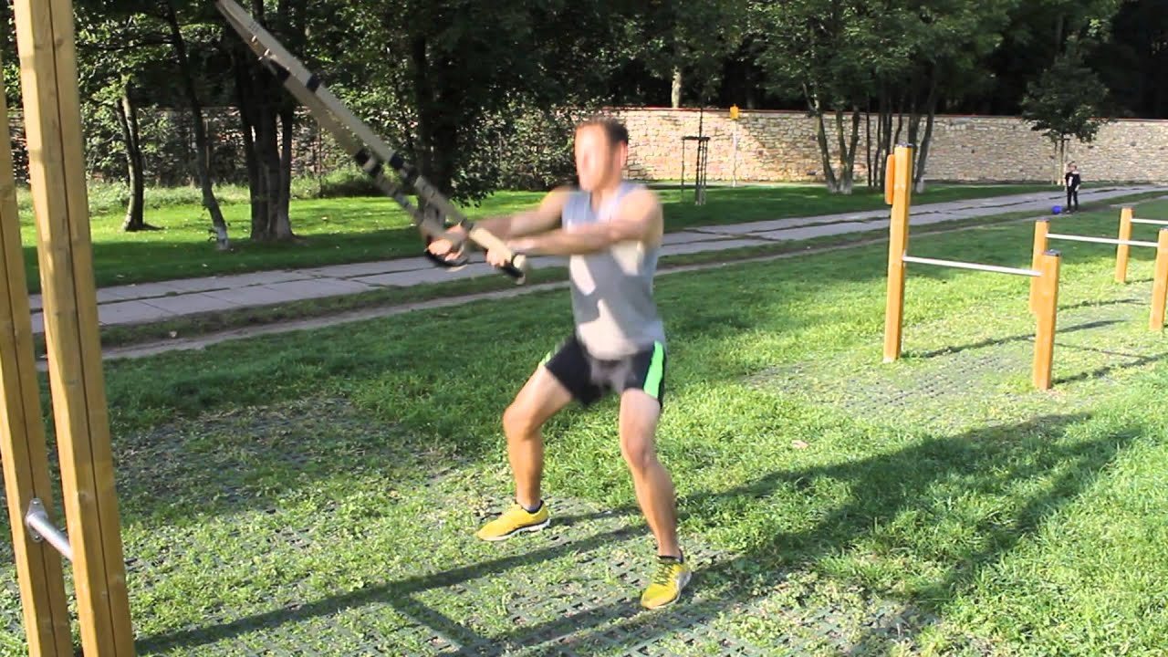 TRX poskoky do sumo dřepu - YouTube