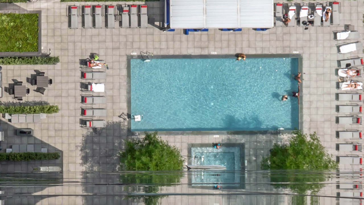 Tour the indoor and outdoor pools at Streeterville's Optima Signature ...