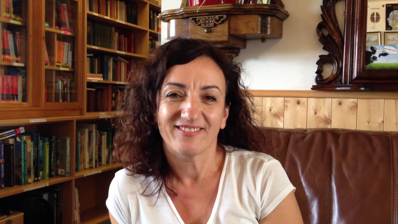 Filiz's thoughts on Oxford School of English - YouTube