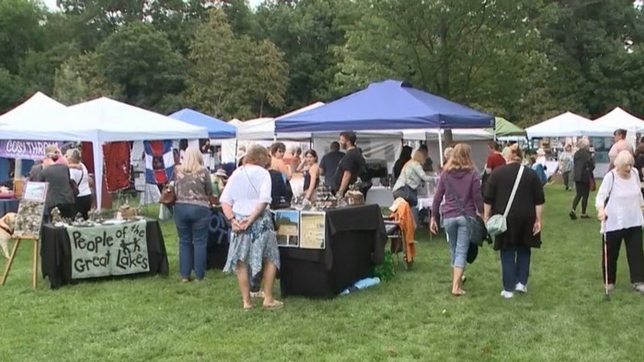Artisan Market returns to Dundas highlighting handcrafted work - YouTube