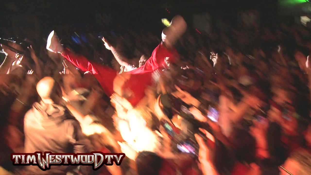 Method Man amazing double crowd dive! - Westwood - YouTube