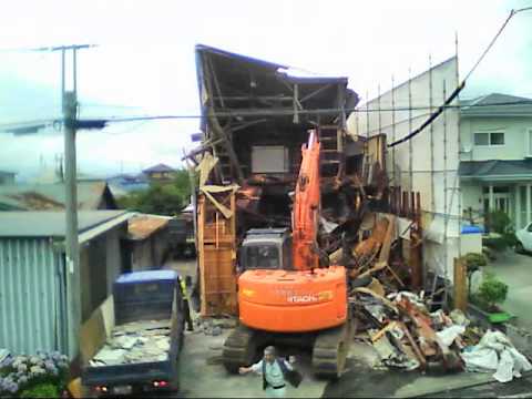 木造家屋解体 Demolition work of a japanese house - YouTube