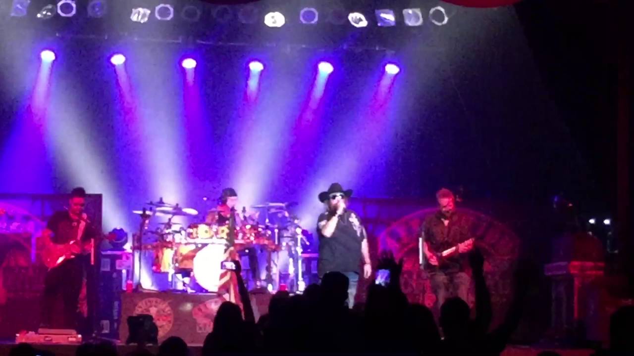 Colt Ford Workin On Live in Concert at Laughlin Nevada - YouTube