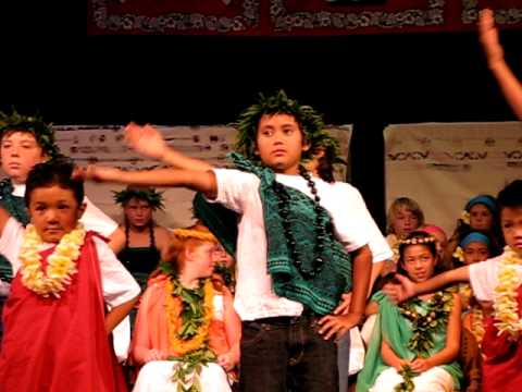 Boys' hula for May Day performance - YouTube