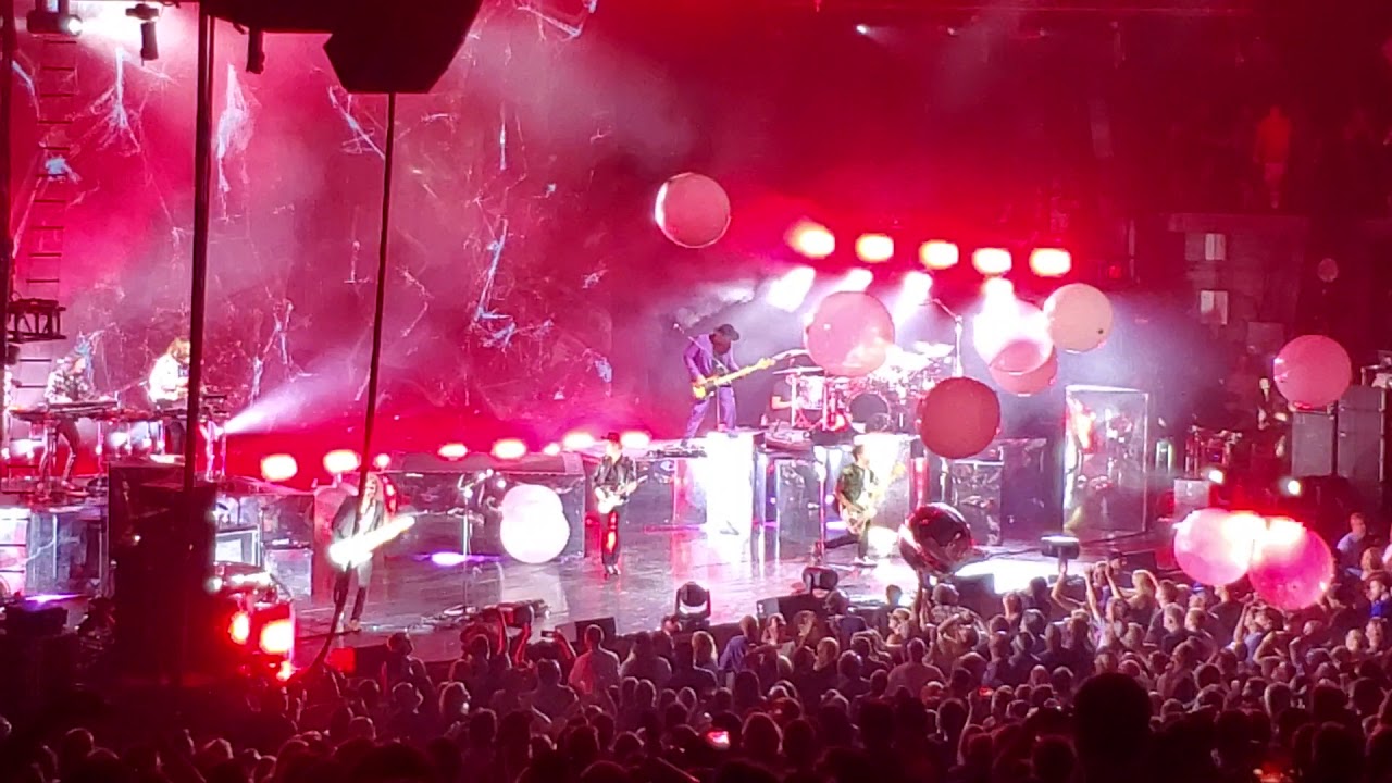 Beck performs "E-Pro" live in Columbia, MD - YouTube