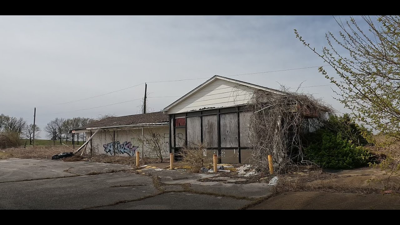 Exploring an old abandoned empty service station in Arkansas - YouTube