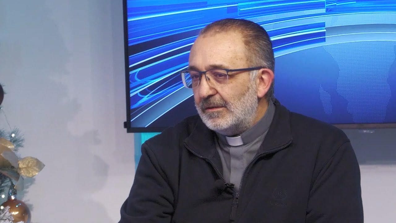 Mance elettorali alle parrocchie: l'anatema di Don Vitaliano contro De ...