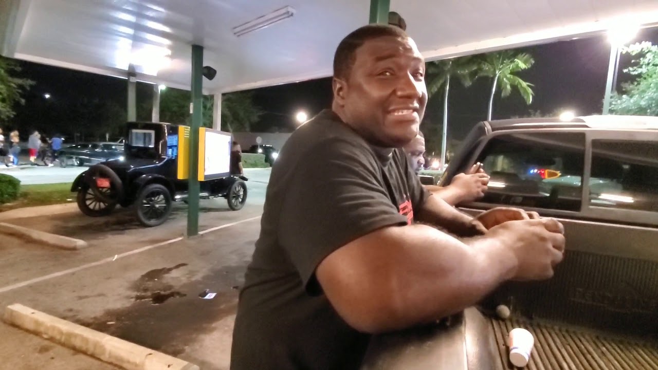 @fyb Bruce Brings the Race to the Streets - YouTube