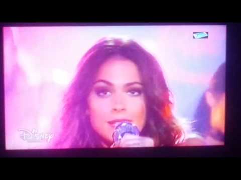 Tini Stoessel en Soy Luna canta \