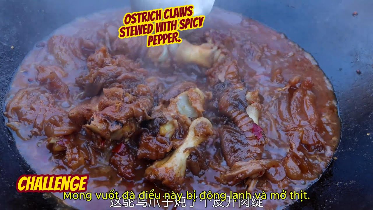 Móng giò đà điểu hầm tiêu cay / Ostrich claws stewed with spicy pepper ...