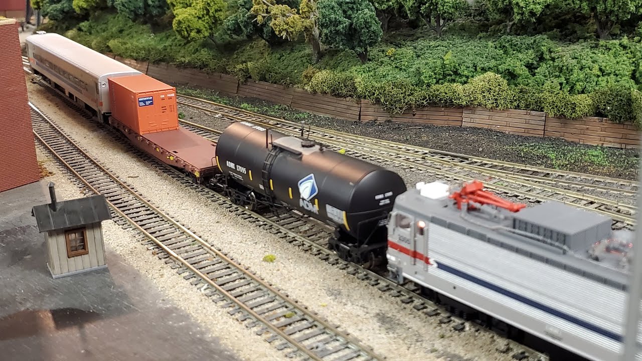 SEPTA WASH1 (leaf gel train) HO - YouTube