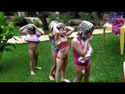 TBT - Banho Coletivo 💦😅 Meninada tomando banho de bica, depois de tomar banho de piscina #tbt