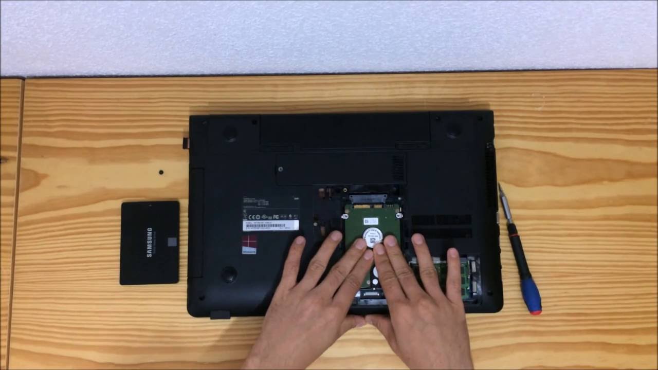 Changing HDD with SSD on Samsung NP350V5C-A06UK - YouTube