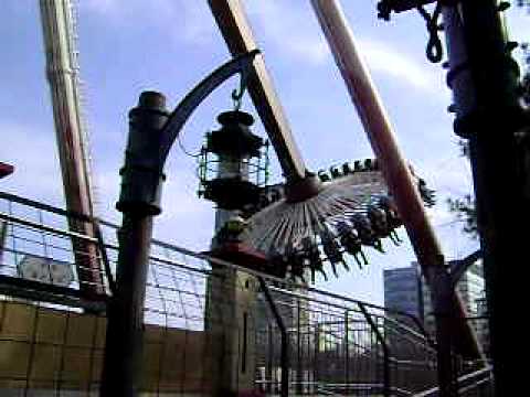 Gyro Swing - Lotte World - YouTube