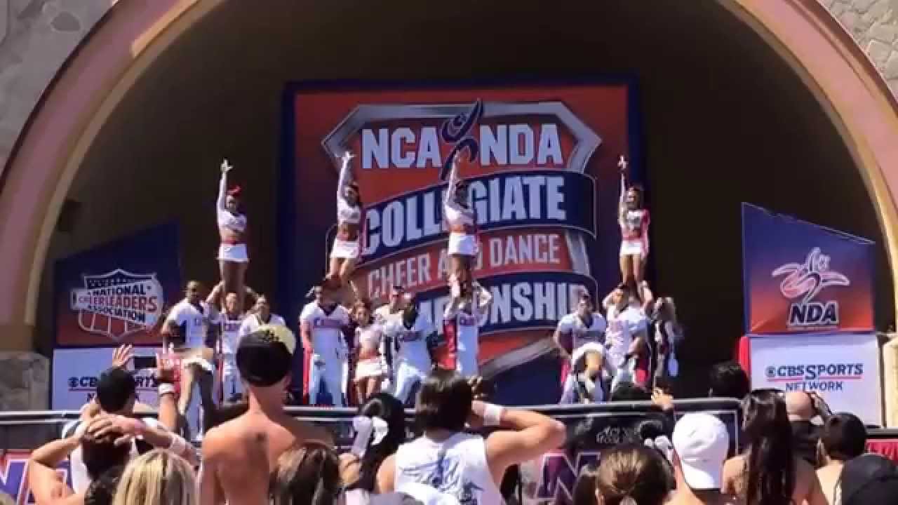 University of Louisville Cheerleading NCA 2014 - YouTube