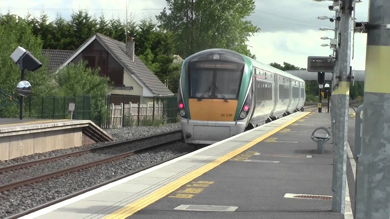 Hazelhatch & Celbridge HD-Irish Rail 22000 class no.22020 departs on ...