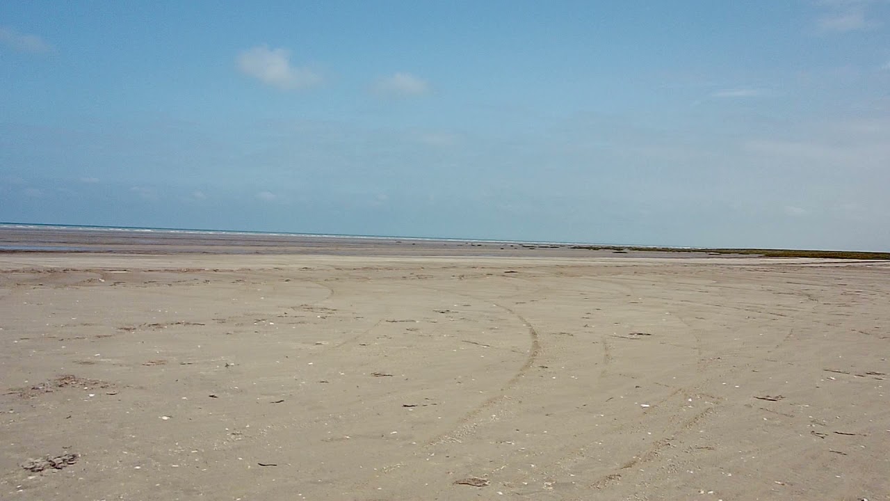 Sortie en drone sur la plage de Hirel en Bretagne (France) (qualité ...