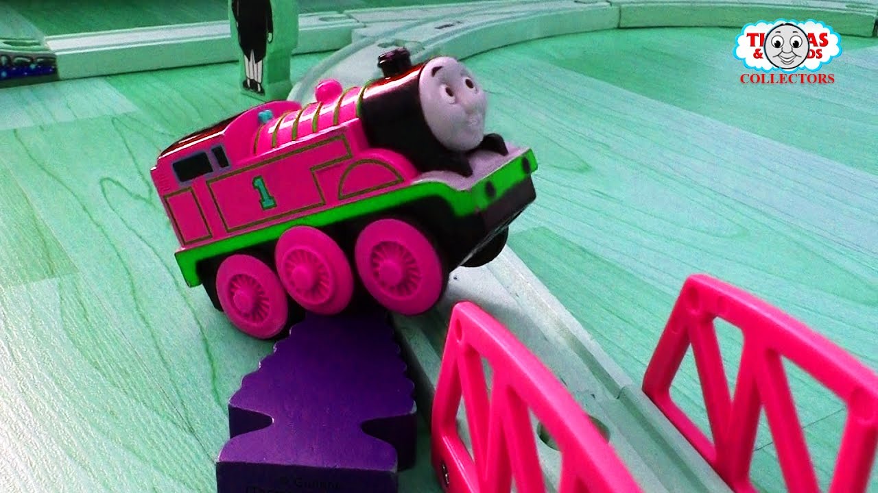 Thomas & Friends 토마스와 친구들 Accidents Will Happen Derailed Thomas Railway ...