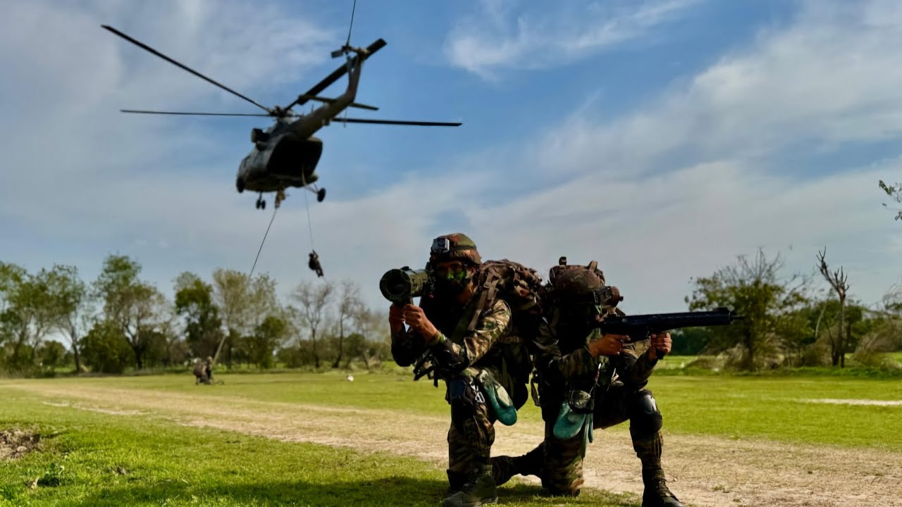 Infantry Soldiers conduct Fast Roping Drills from Mi-17 Helicopter ...