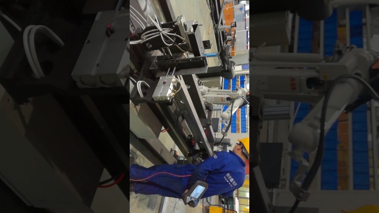 automatic welding the car frame plank - YouTube