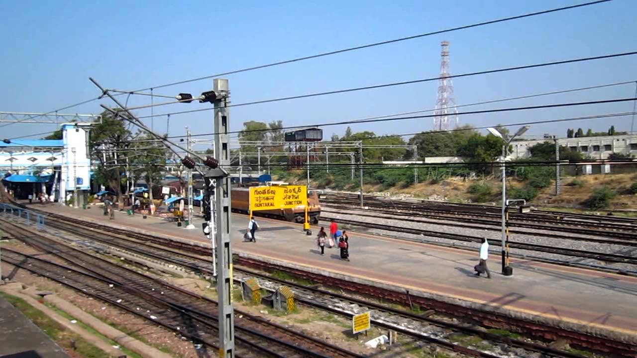 Diesel to Electric Loco Change at Guntakal Junction : Jayanthi Janta ...