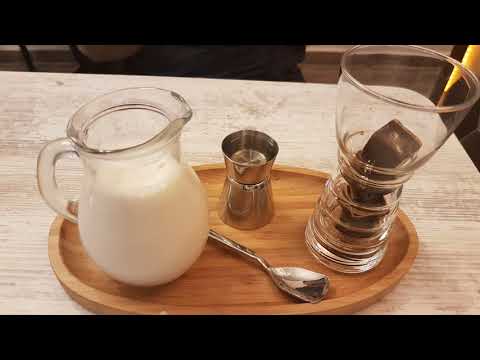 Bir çikolata ve kahve dükkanı The Cups No4. Bostanlı İzmir