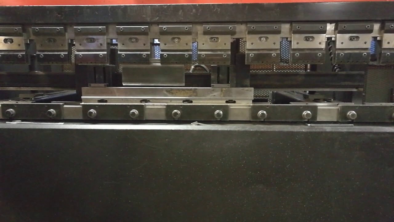AMADA FBD-8025F Bending Machine (1989) - YouTube
