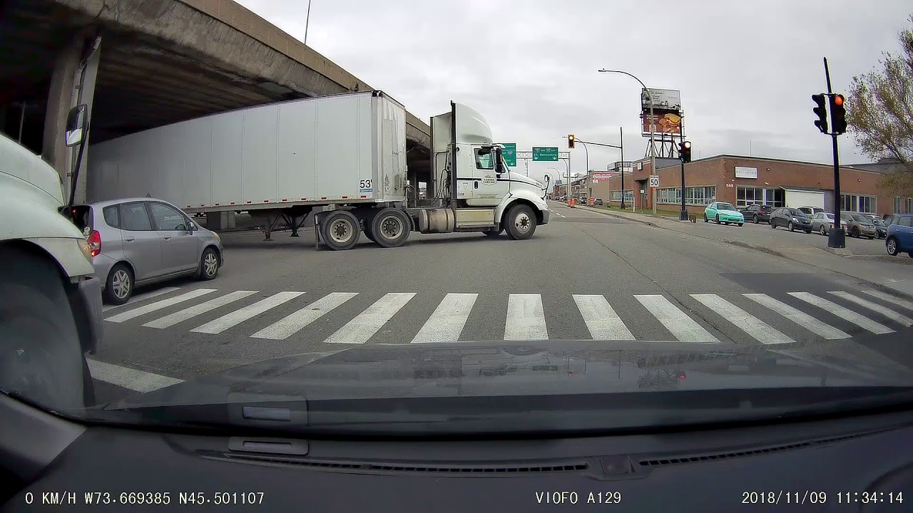Montreal - People Running Red Light - YouTube