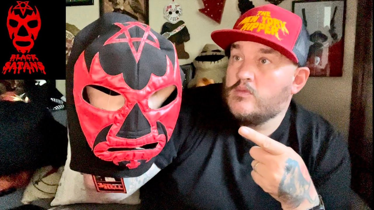 ROB ZOMBIE'S 3 FROM HELL - AQUARIUS MASK UNBOXING!!! | TOTS - YouTube